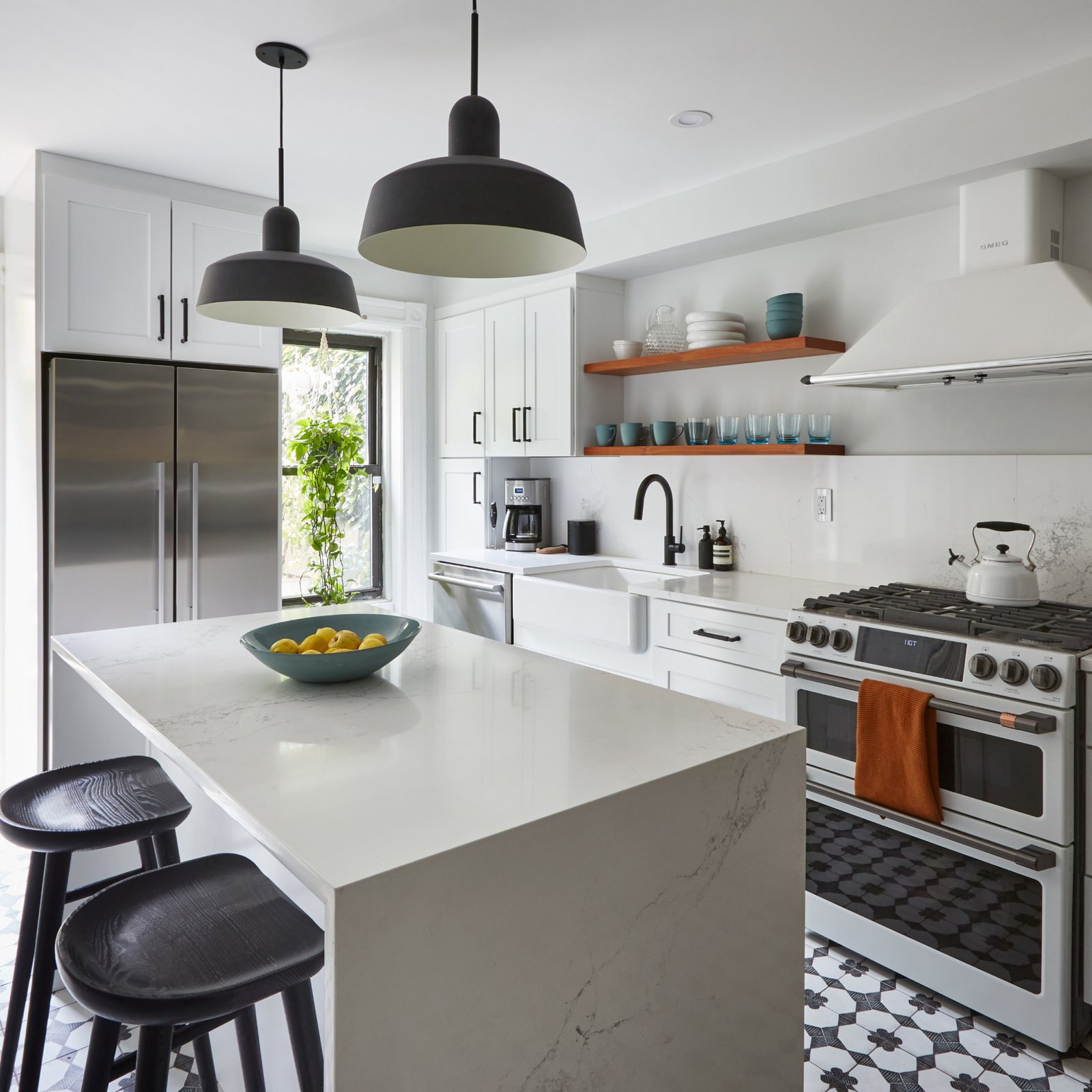 7 Ideas for Open Kitchen Cabinets with No Doors | Block Guides
