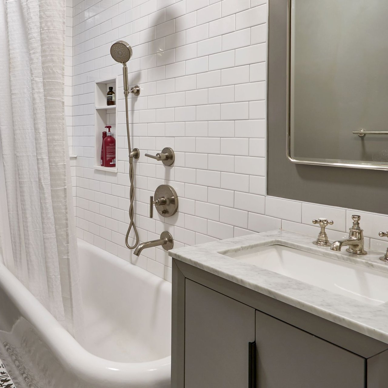Vintage Bathroom Remodels - Balancing Retro & Modern Design