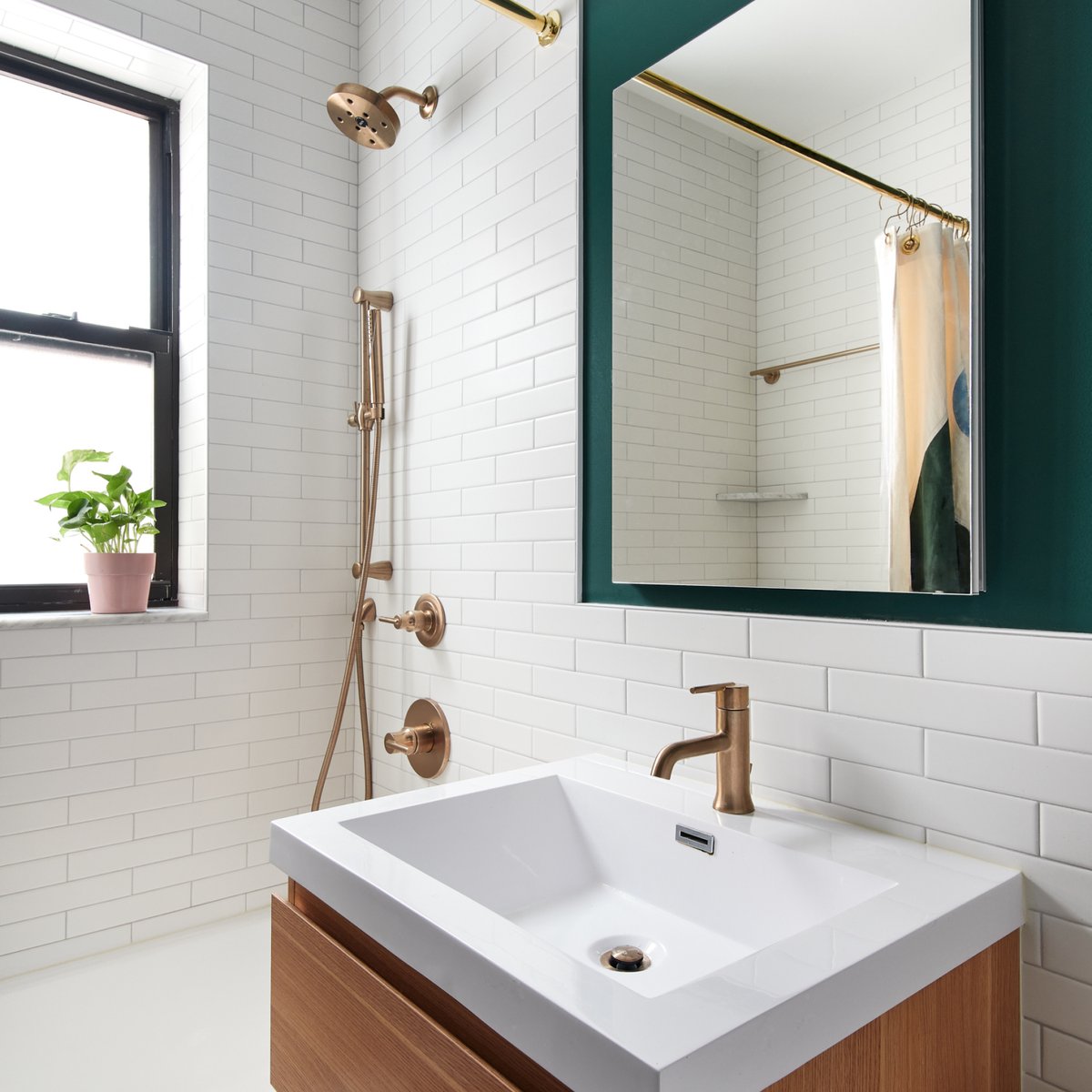 Small Bathroom Size Tips: Minimum Dimensions & Layout