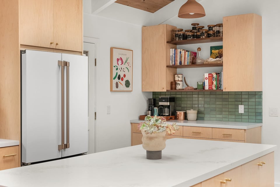 Large Kitchen Designs: Practical Layouts and Inspiring Ideas