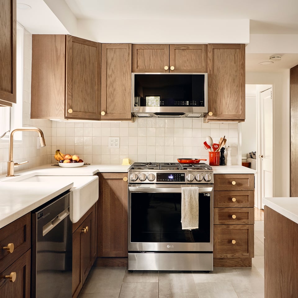 Large Tile Backsplash For Your Kitchen - Inspiration & Tips
