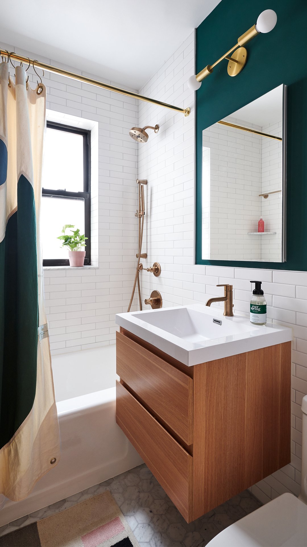 Small Bathroom Size Tips: Minimum Dimensions & Layout