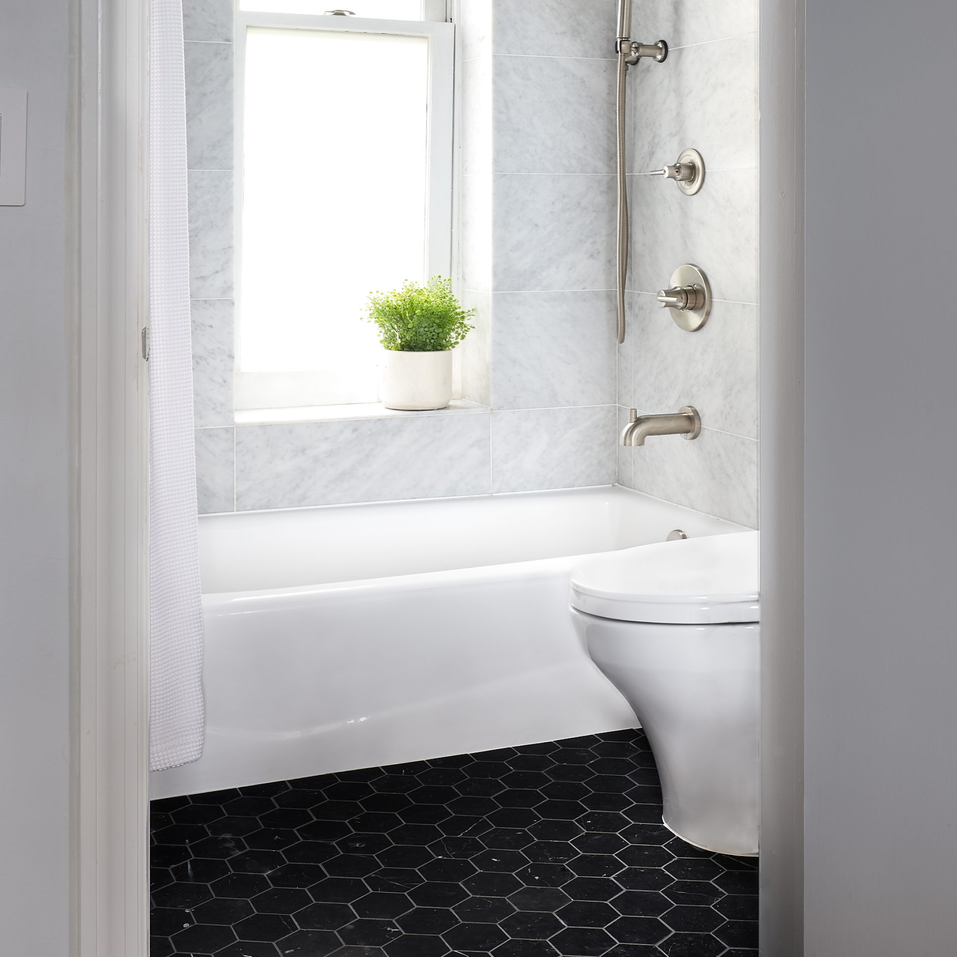 Alcove Tub vs. Drop-In Tub